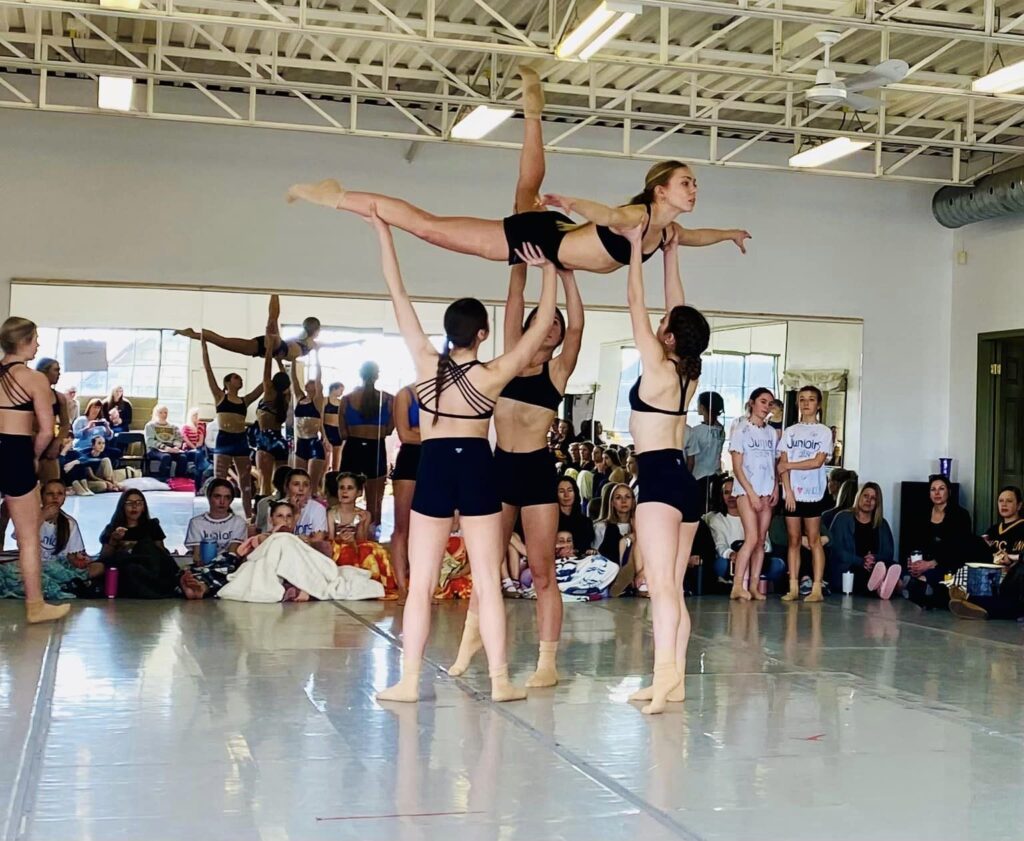 Lyrical Classes - Lisa Naves Dance Company